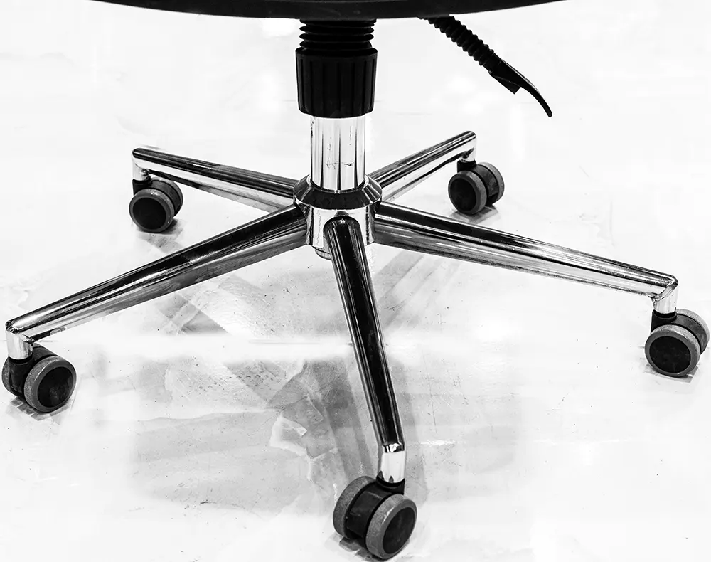 Mesh office chair, 2 supports, metal pipes in the back, black color ...